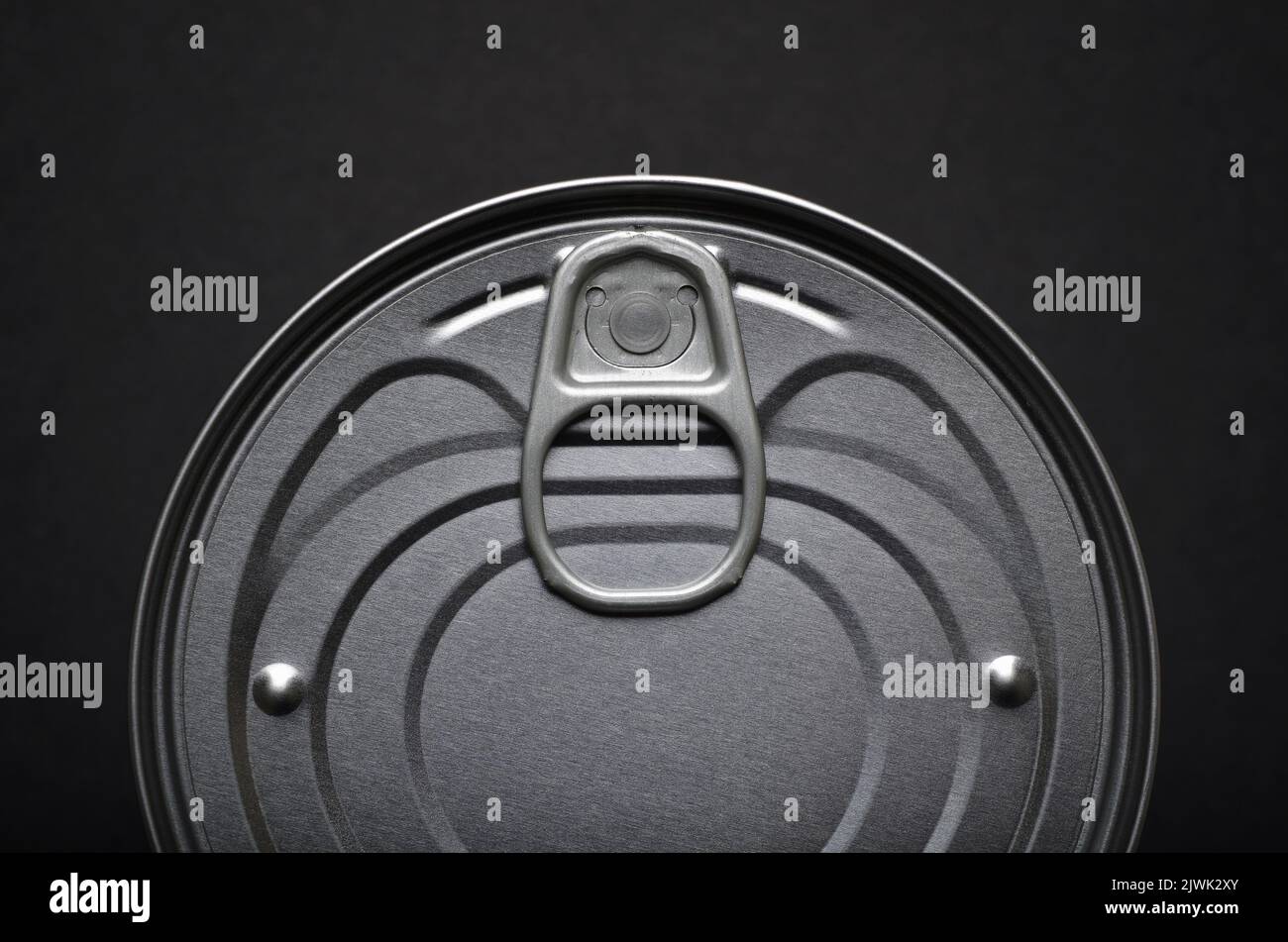 Close up of top of tin can showing ring pull opener Stock Photo - Alamy