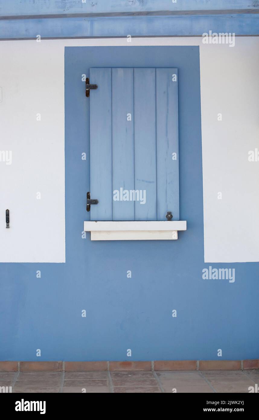 Spanish shutter hi-res stock photography and images - Alamy