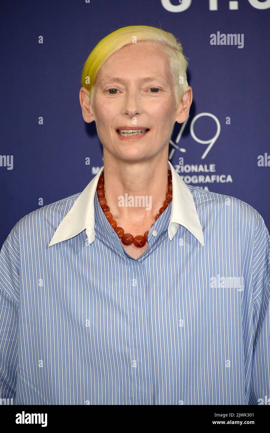 Tilda swinton venezia hi-res stock photography and images - Alamy