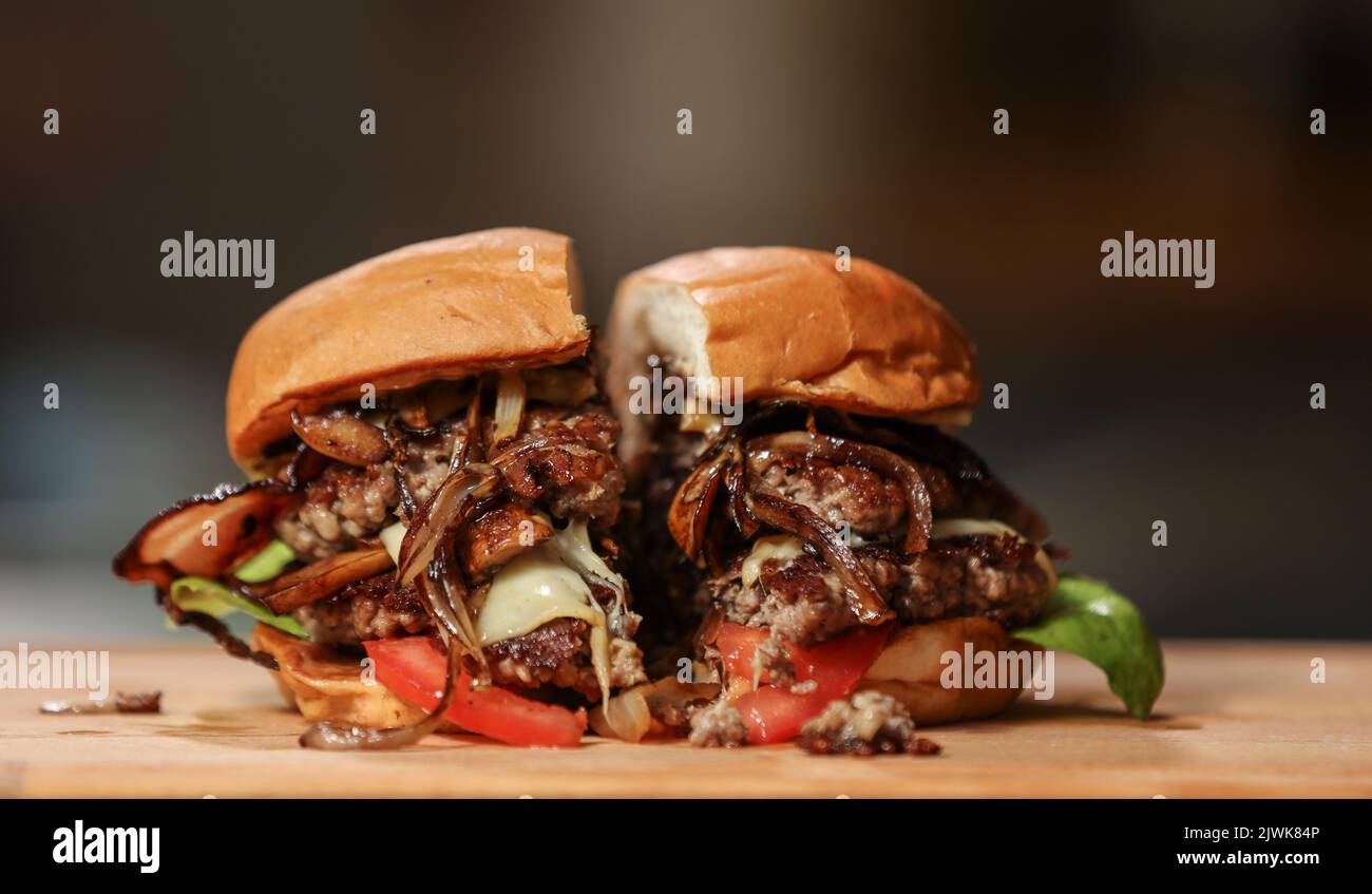 fast food burger junk food Stock Photo - Alamy