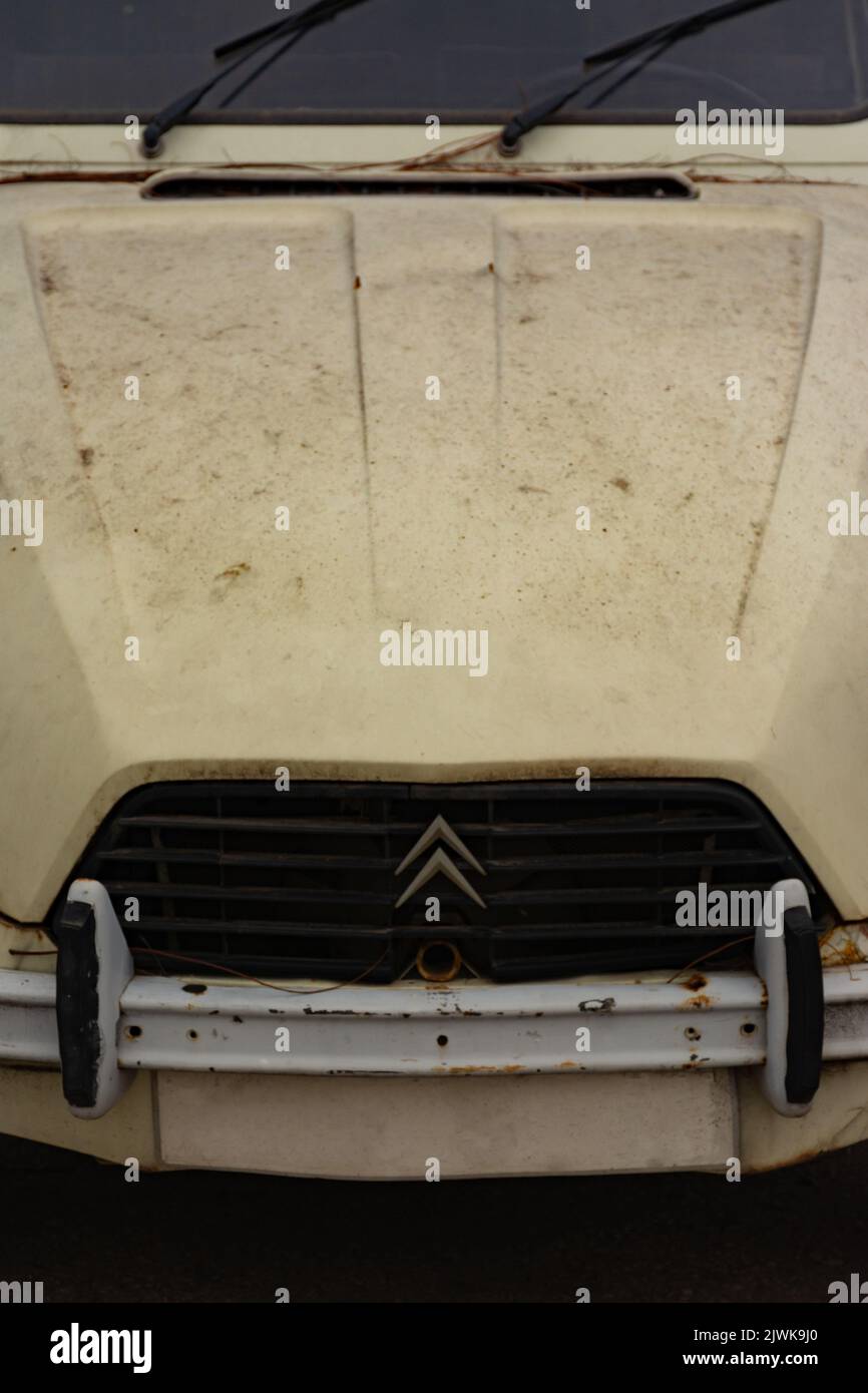 Old rust french vehicle hi-res stock photography and images - Alamy