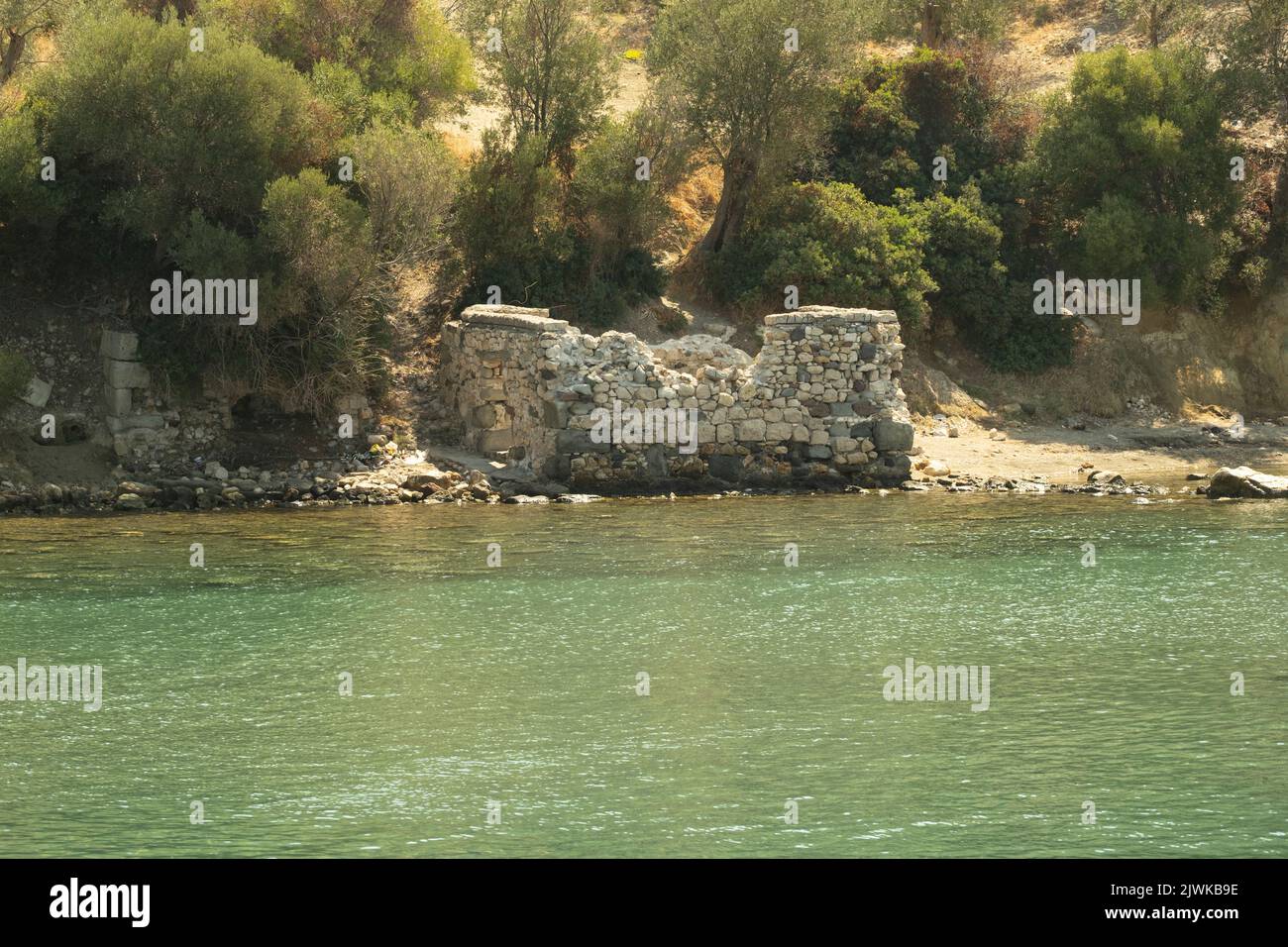 Ruined stone tower house hi-res stock photography and images - Alamy