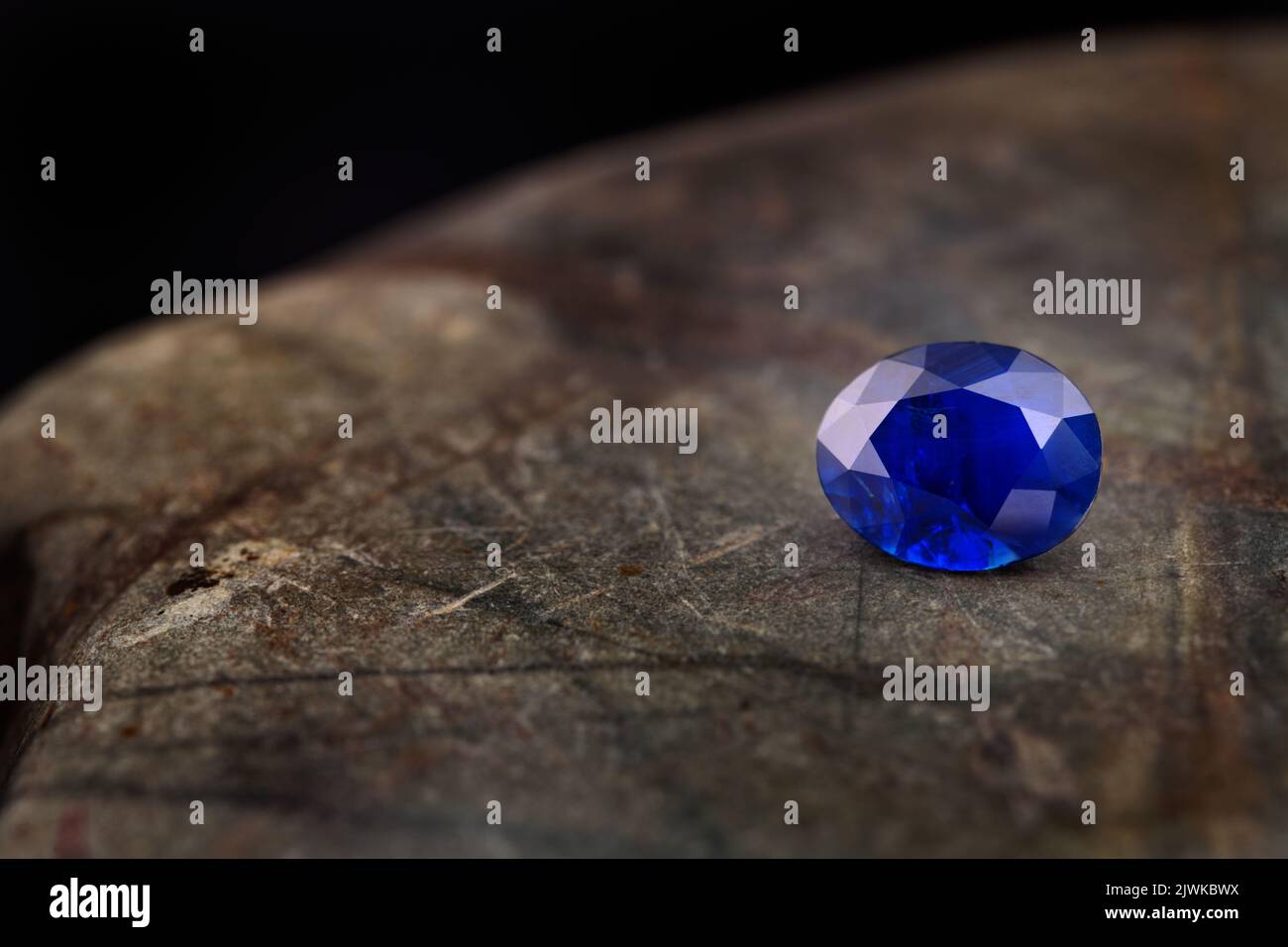 Luxury blue hi-res stock photography and images - Alamy