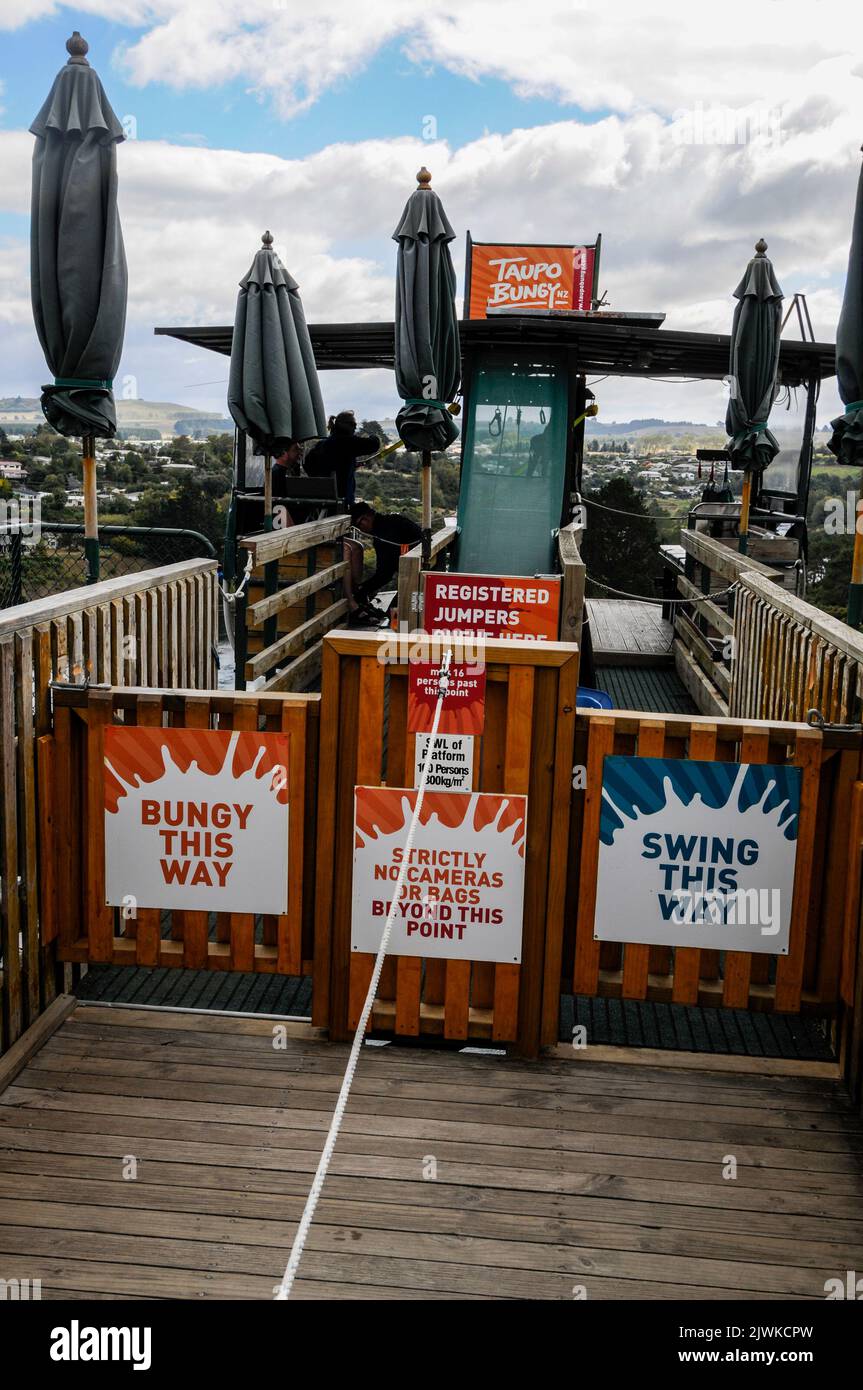 The bungy jump platform is 47 metres above the Waikato river (New ...