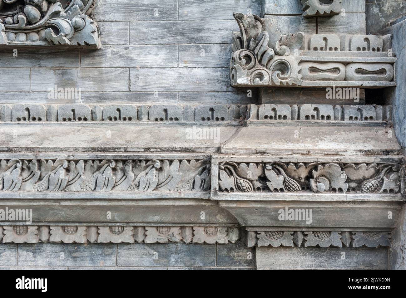 Traditional Balinese temple wall architectural decoration Stock Photo ...