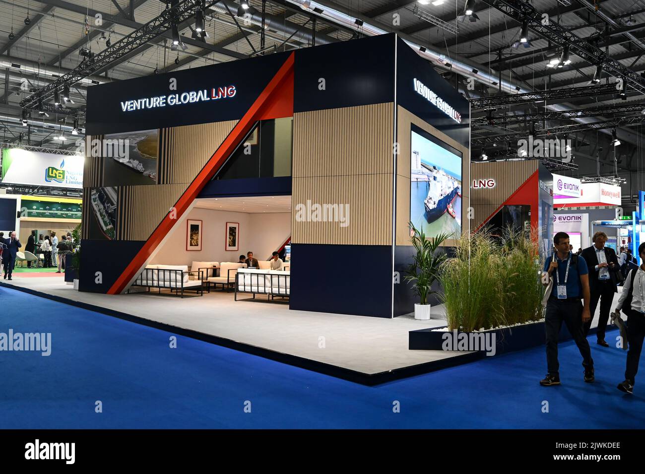 Ventureglobal hi-res stock photography and images - Alamy