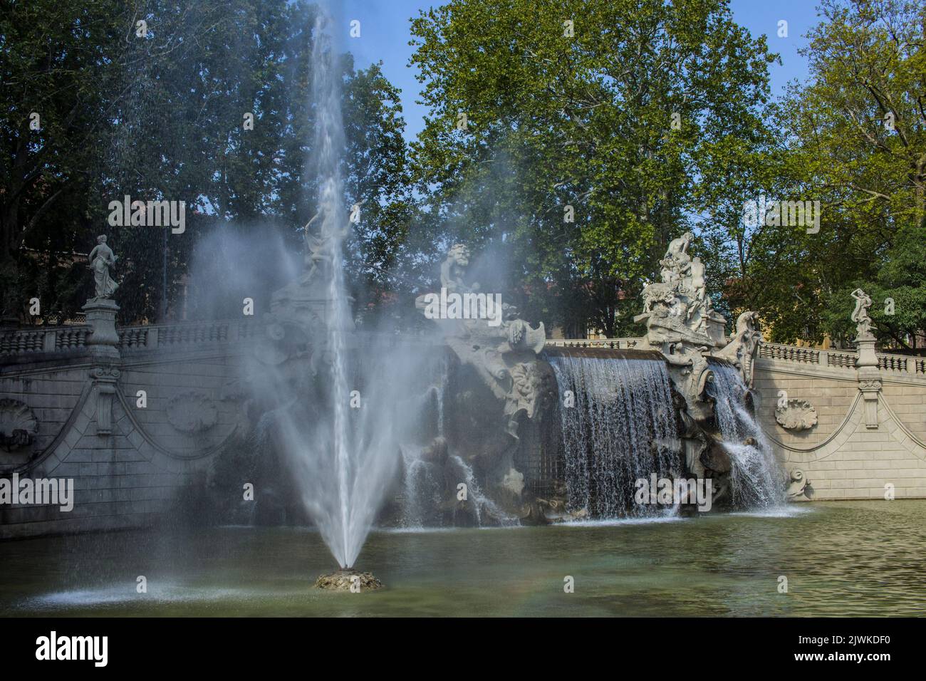 Fountain closeup water splashes hi-res stock photography and images - Alamy