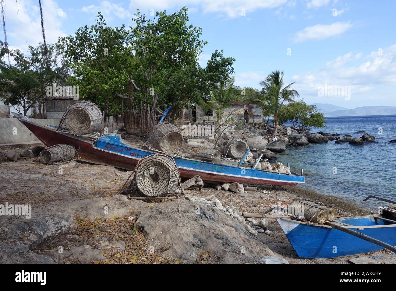 Indonesia Alor Island - Fishing village with fish traps Stock Photo - Alamy