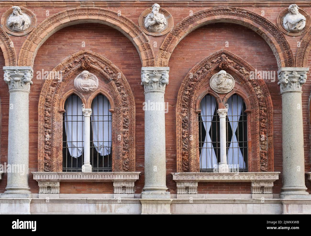 "University statale building" - Historic facade of Milan Public ...