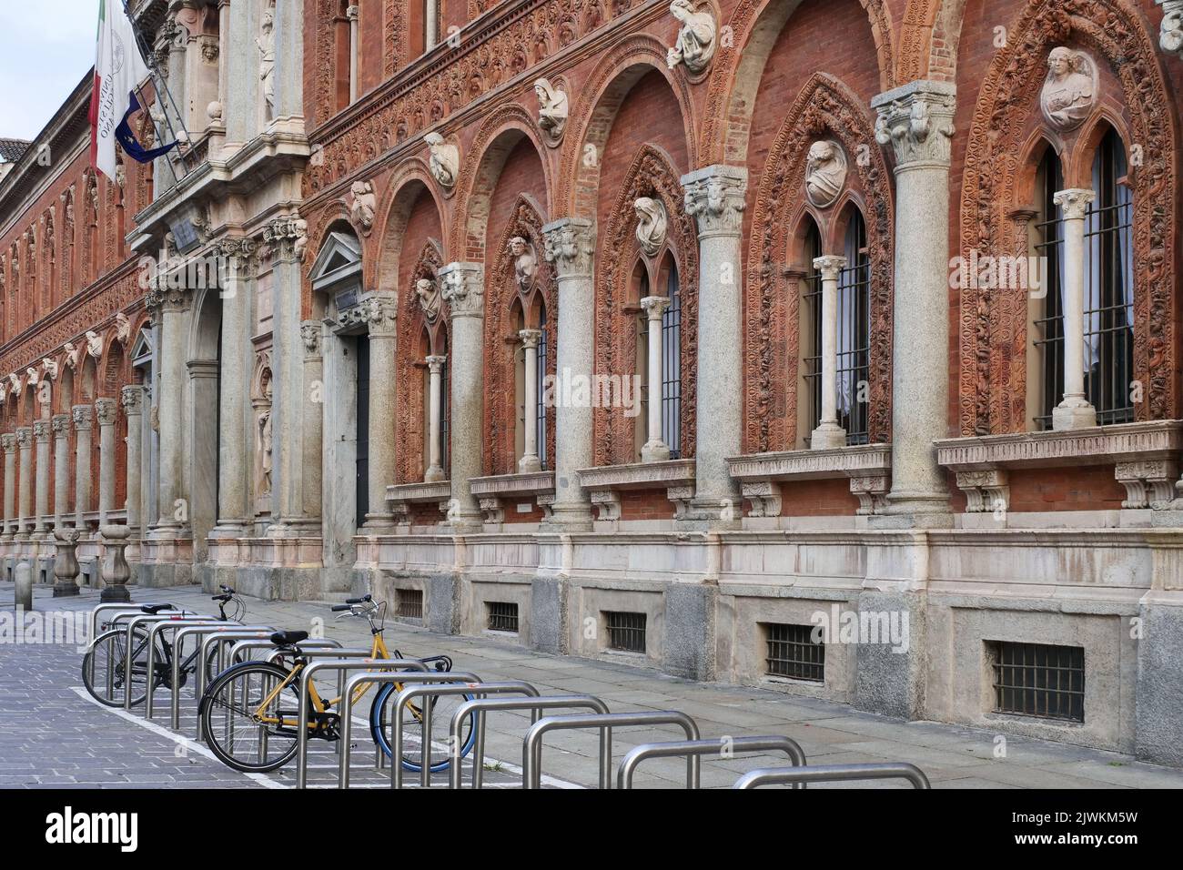 "University statale building" - Historic facade of Milan Public ...