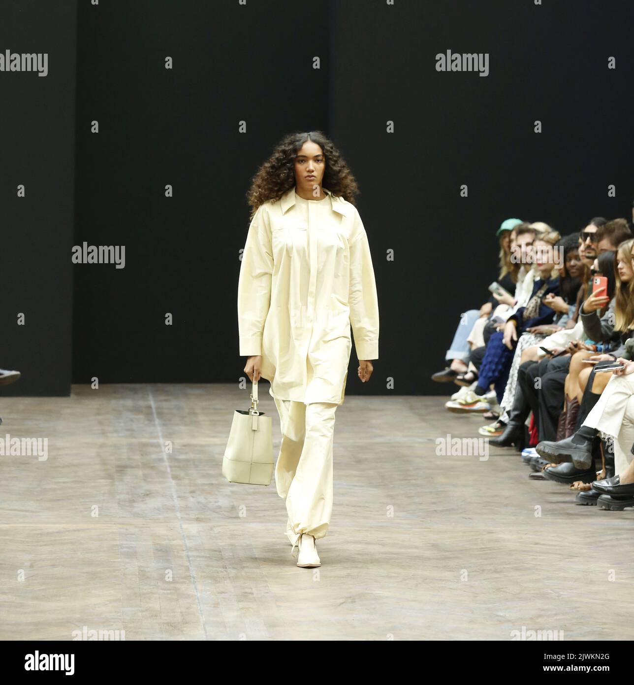 Modelabel bobkova hi-res stock photography and images - Alamy