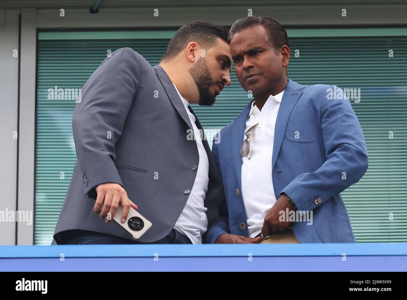 Directors box hi-res stock photography and images - Alamy