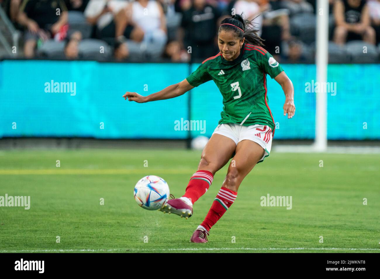 Los Angeles, CA. 05/09/2022, Mexico defender Cristina Ferral (3) sends ...