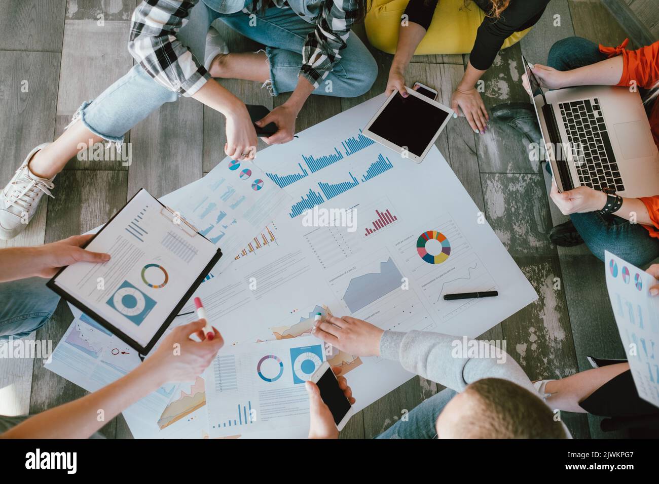 Team atmosphere hi-res stock photography and images - Alamy