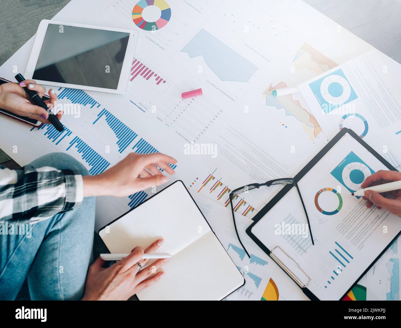 Generation y workplace hi-res stock photography and images - Alamy