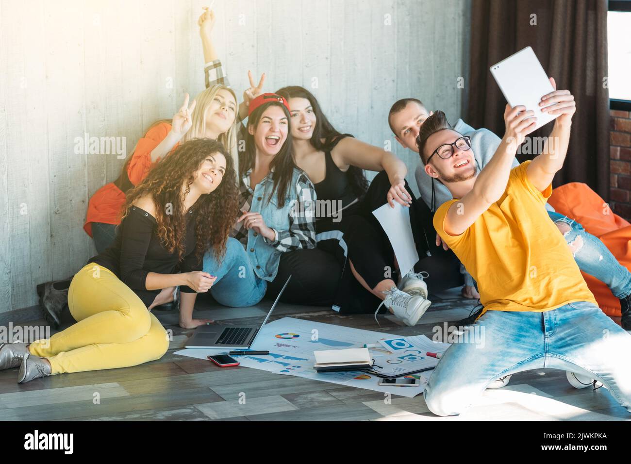 business team break freedom atmosphere guy selfie Stock Photo - Alamy
