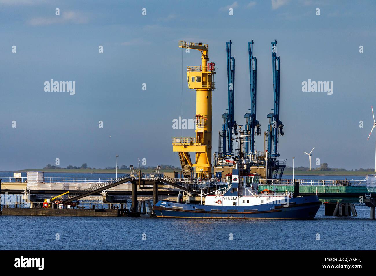 Tugboat at the NWO loading jetty for tankers in the Jade Bay Stock ...