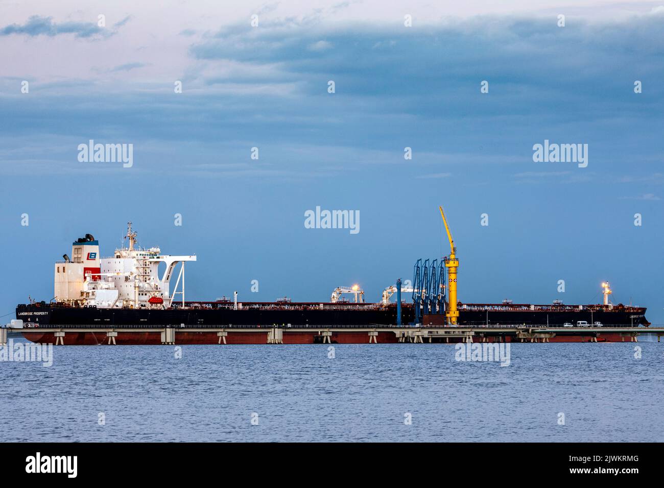 Oil tanker jetty hi-res stock photography and images - Alamy