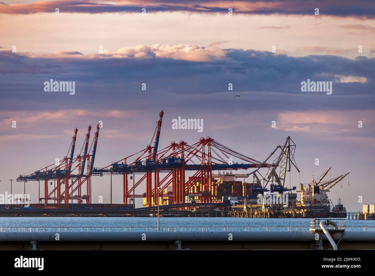 Wilhelmshaven port hi-res stock photography and images - Alamy