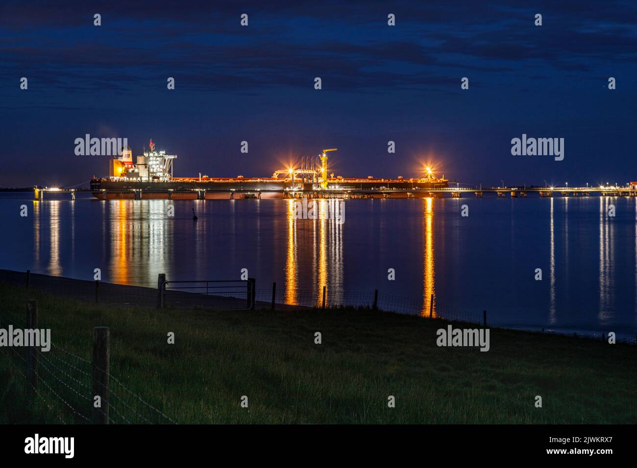Crude oil tanker Landbridge Prosperity at the NWO unloading jetty in ...