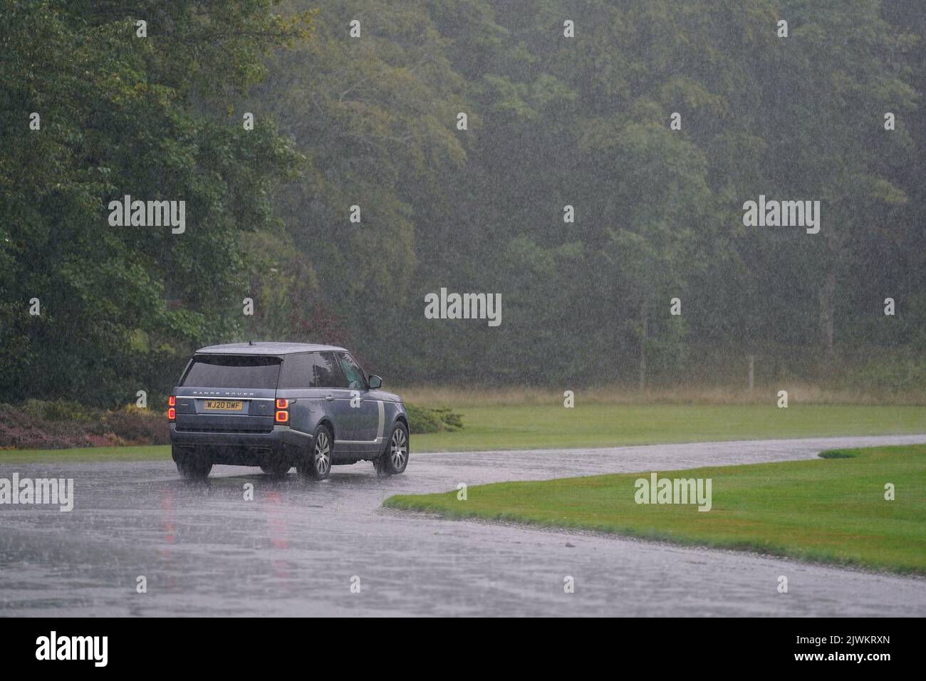 Liz truss motorcade hi-res stock photography and images - Alamy