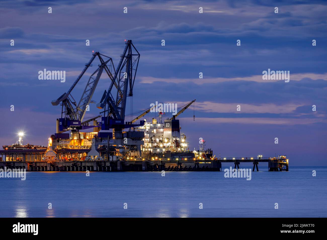 Jade-Weser-Port, container terminal in Wilhelmshaven, transhipment of ...