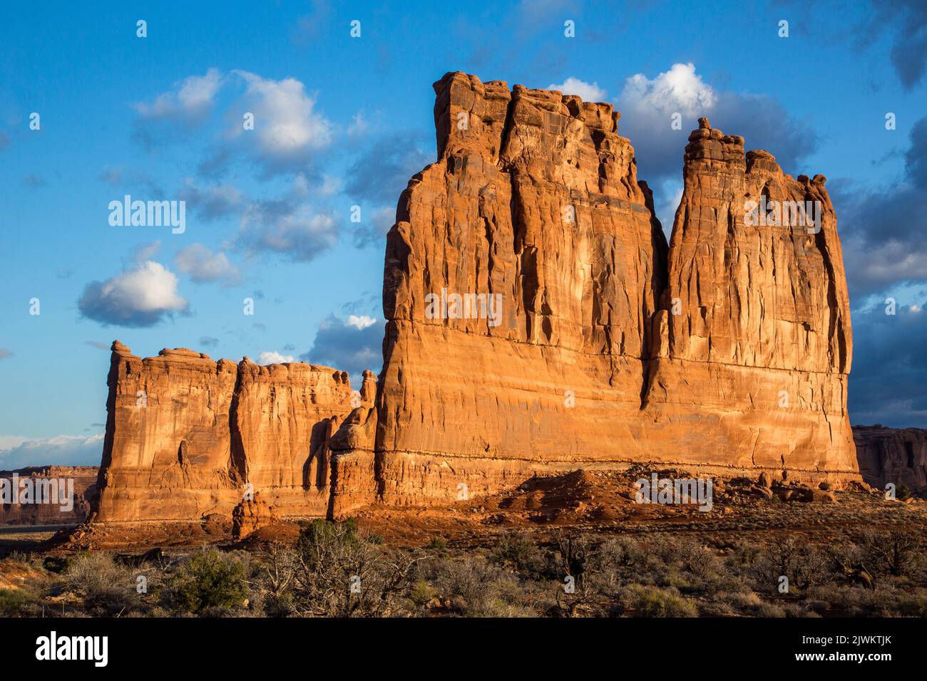 The Organ, a sandstone monolith in the Courthouse Towers, Arches ...