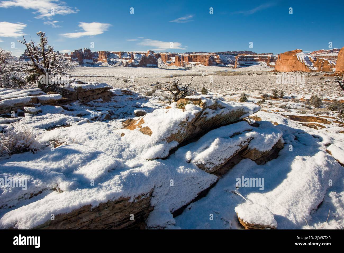 Winter snow in Courthouse Wash and the Courthouse Towers section of ...