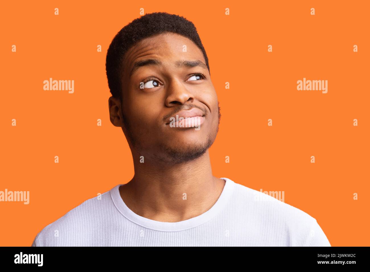 African american guy orange hi-res stock photography and images - Alamy