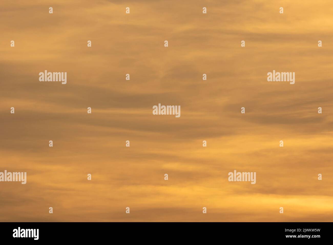 Beautiful golden sky hi-res stock photography and images - Alamy