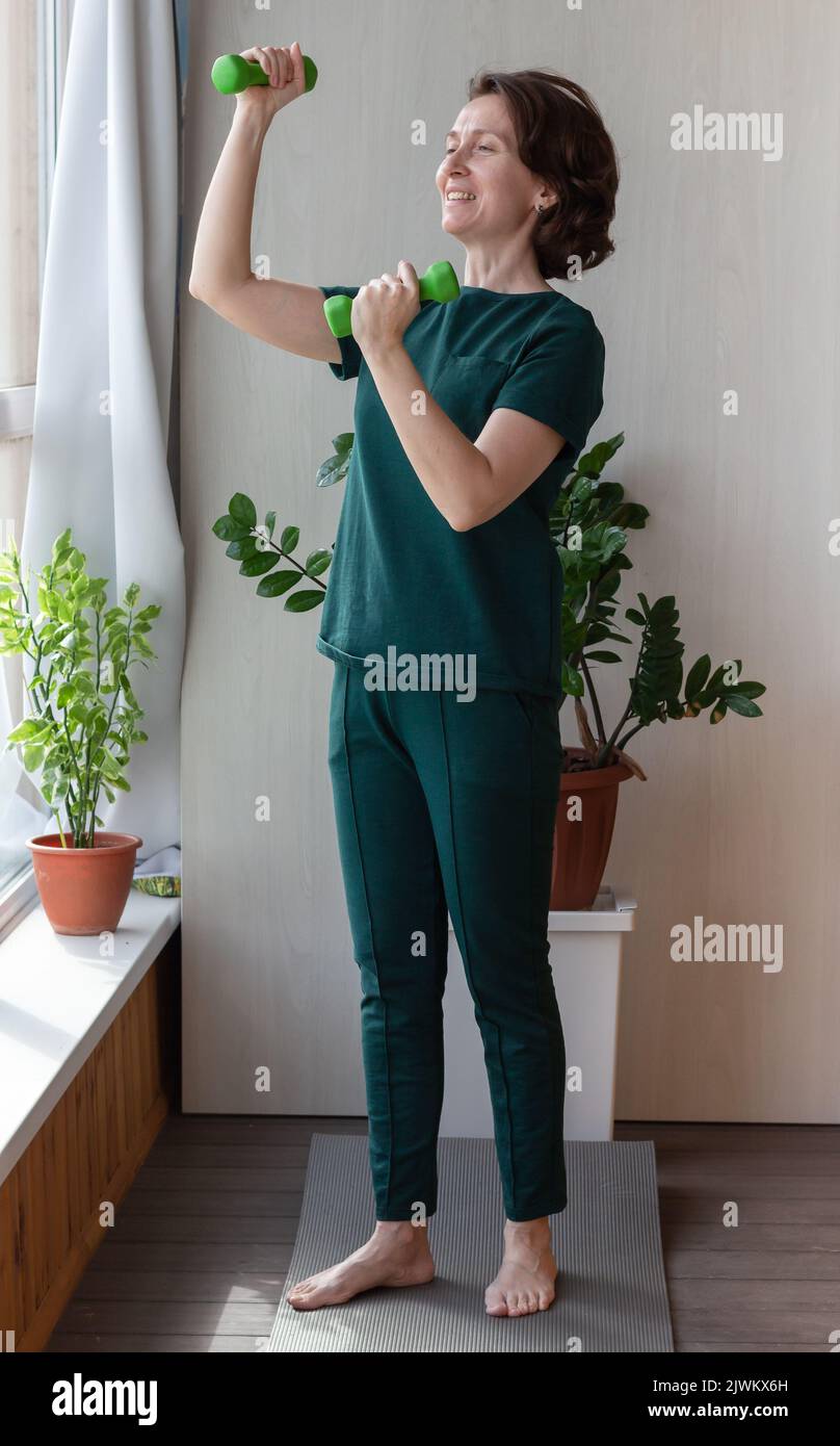 Smiling activity hi-res stock photography and images - Alamy