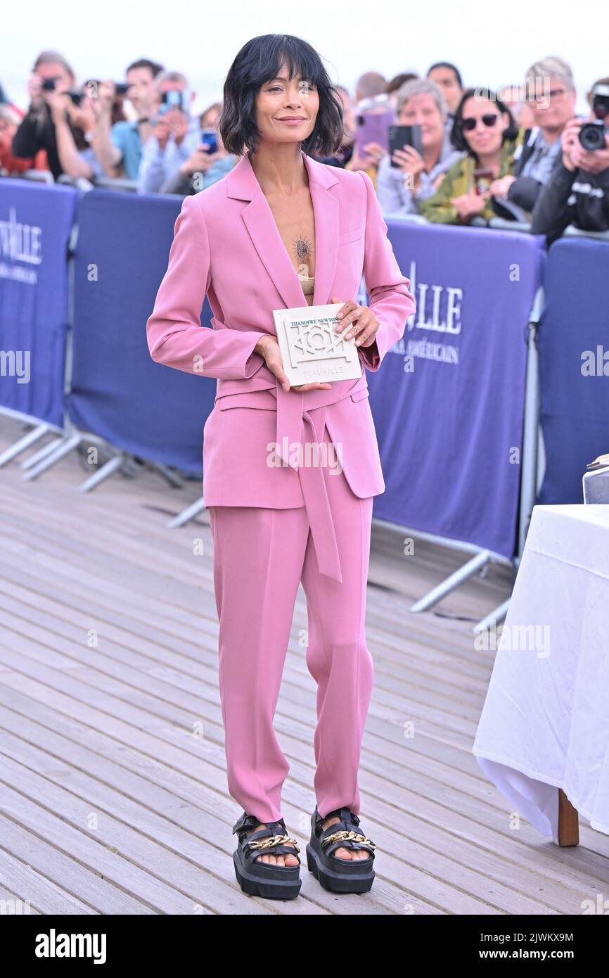 Thandiwe newton 2022 hi-res stock photography and images - Alamy