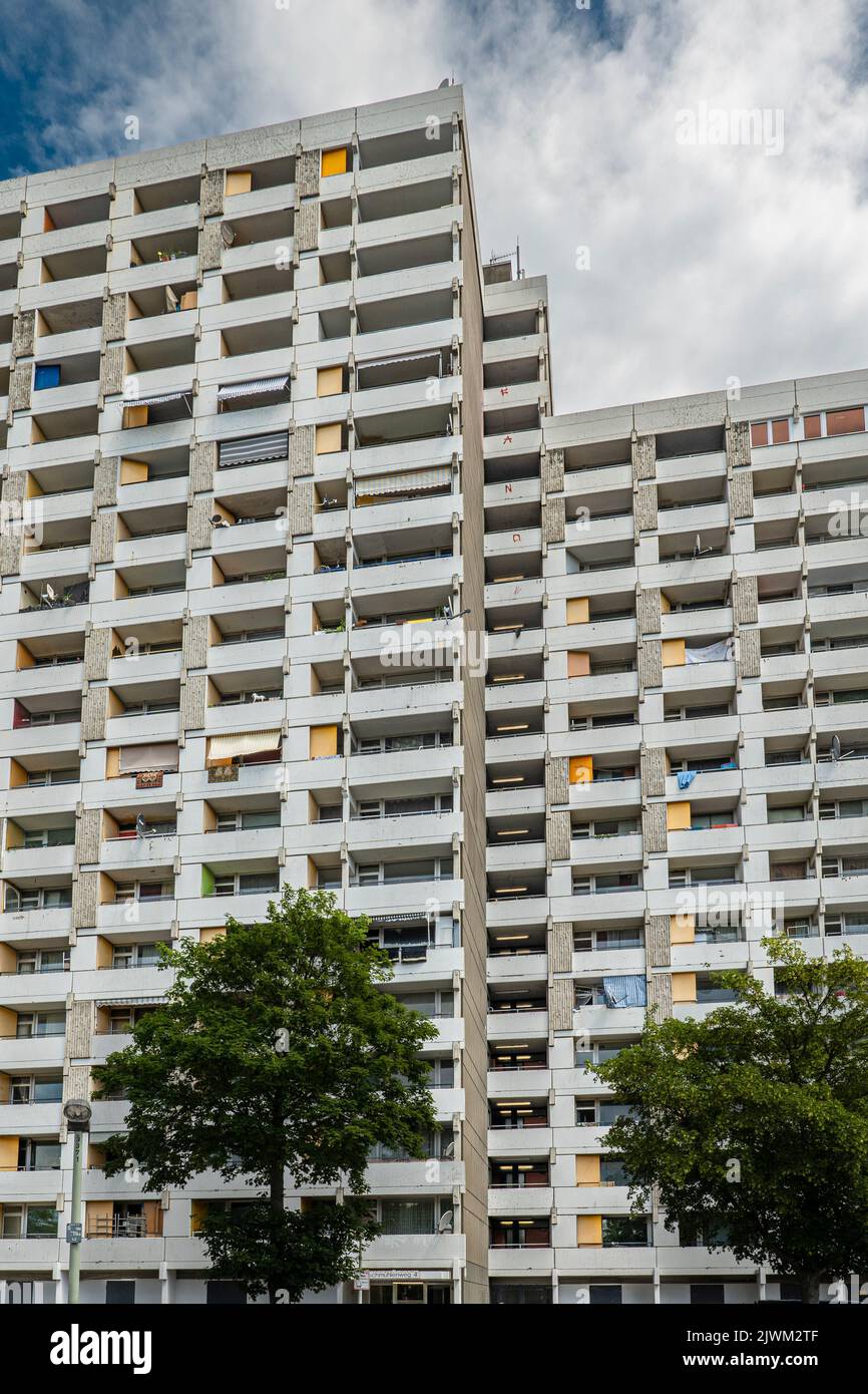 Full front frontal view hi-res stock photography and images - Alamy