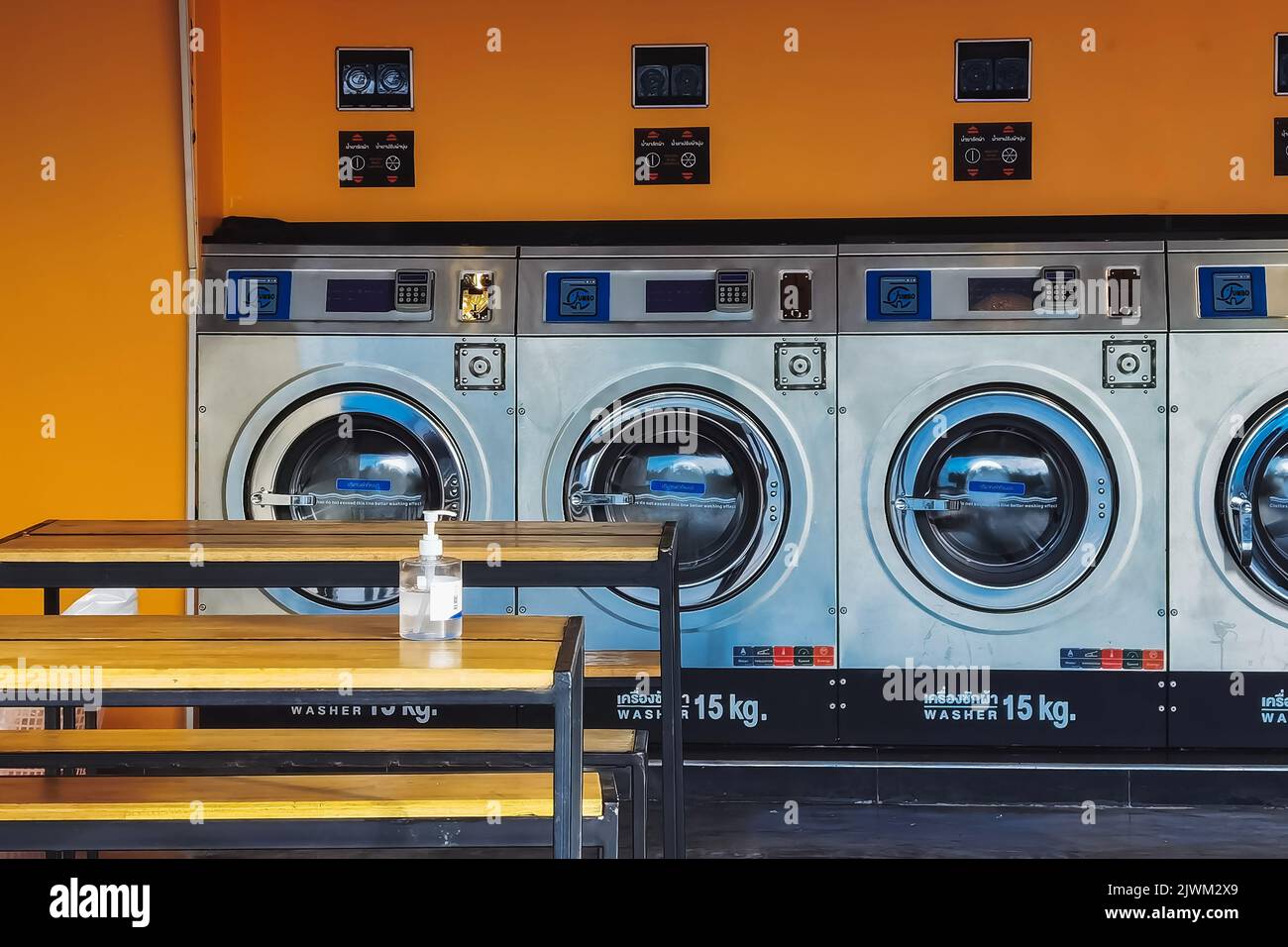 CHACHOENGSAO,THAILAND-JANUARY 4,2021 : View of laundry service shop ...