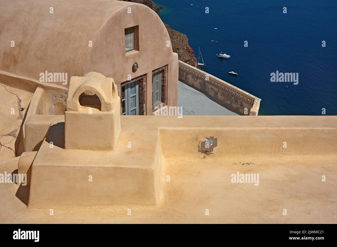 The unknown building of Oia, Santorini Stock Photo - Alamy
