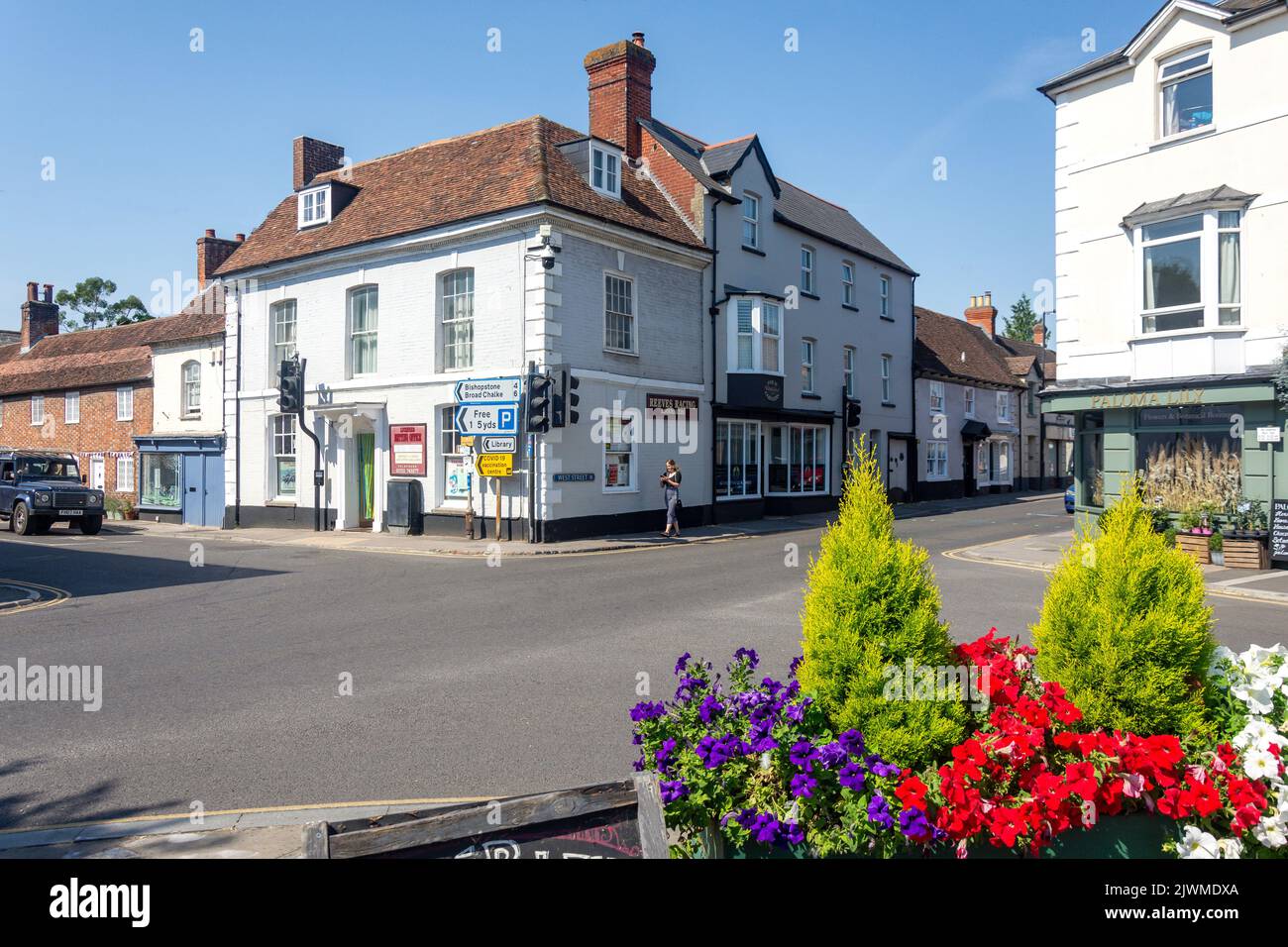 Corner of West and South Street, Market Place, Wilton, Wiltshire ...