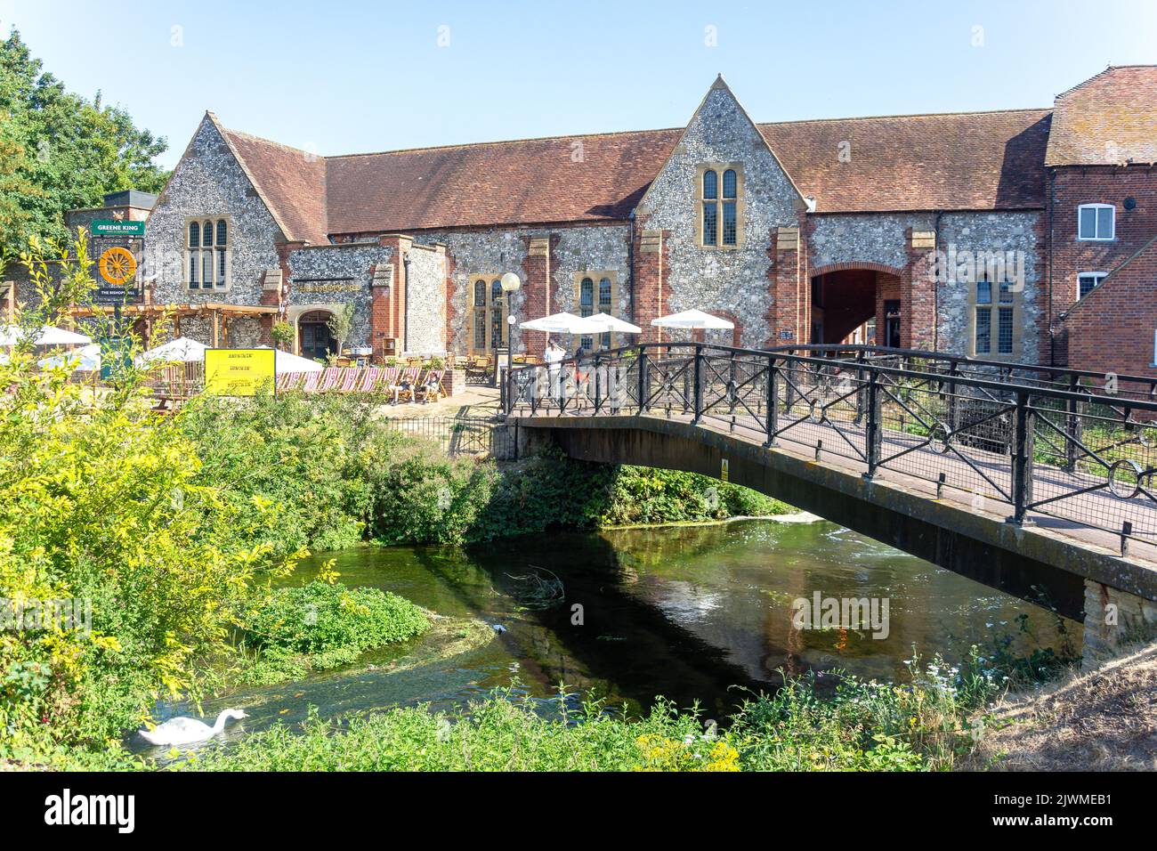 Riverside pubs garden terrace river bridge 18th century the bish hi-res ...