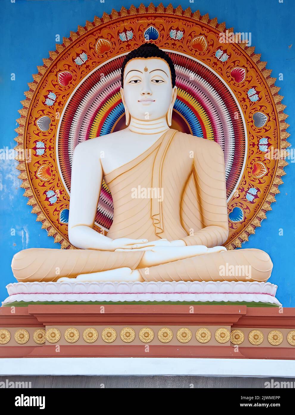 Traditional statue in a Buddhist temple in Sri Lanka Stock Photo - Alamy