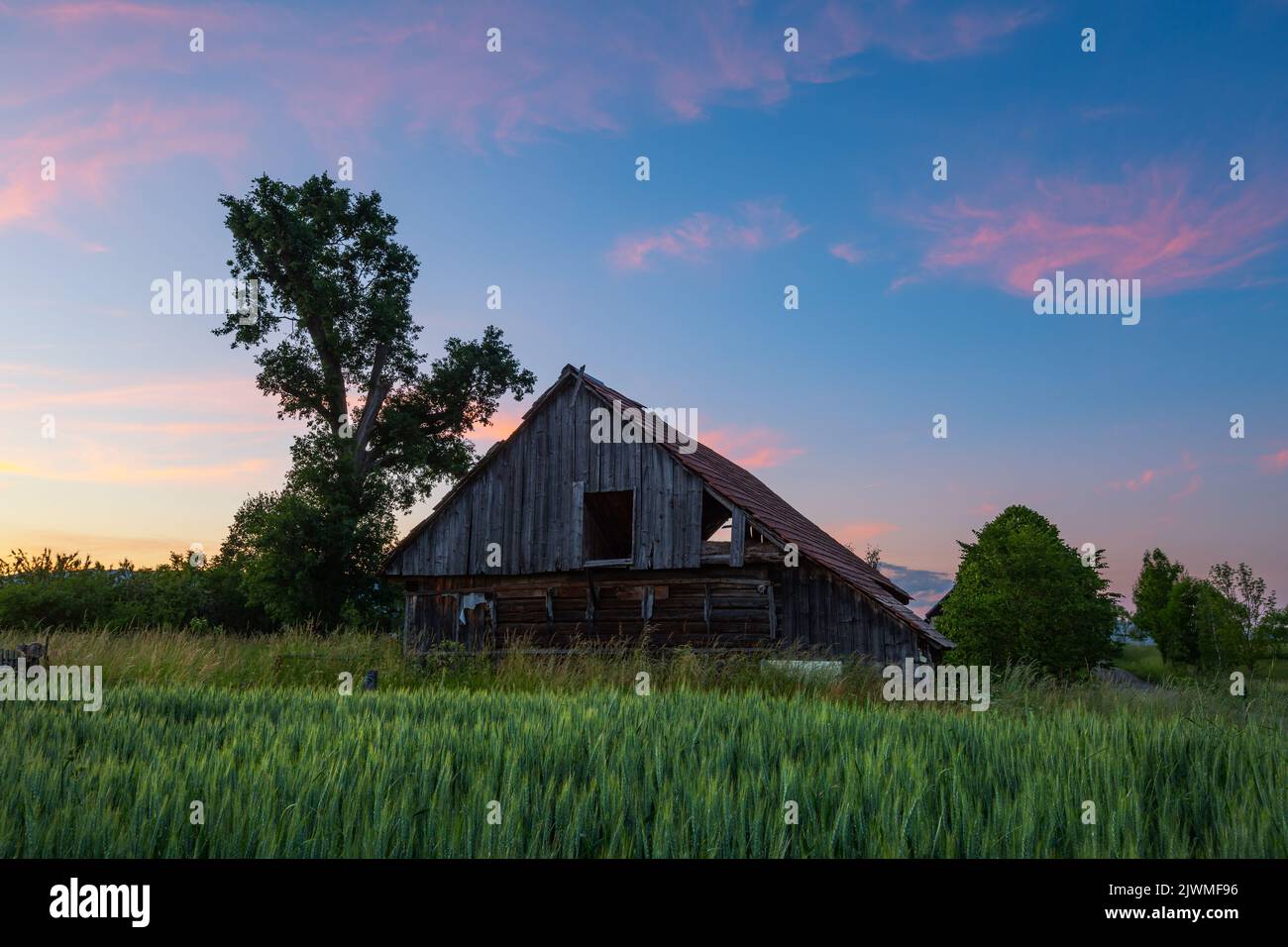 Historical barn architecture hi-res stock photography and images - Alamy