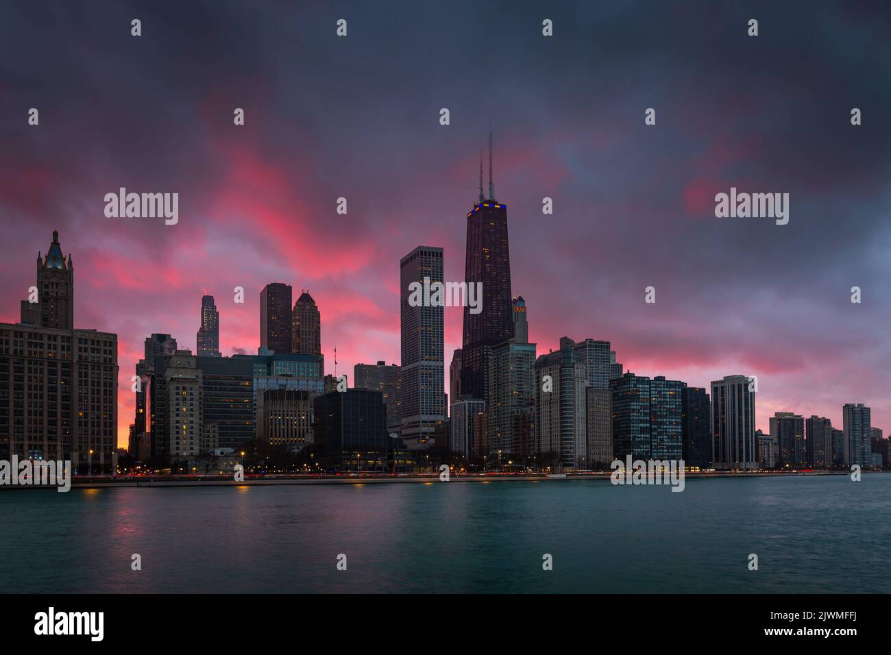 View of the Chicago downtown over lake Michigan Stock Photo - Alamy