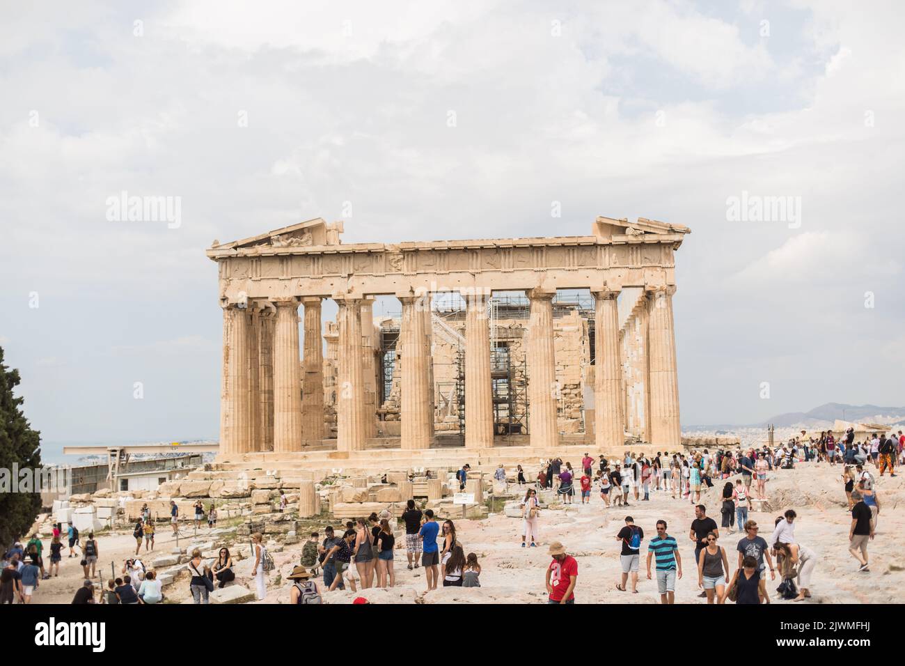 Busy Summer Day with Tourists at the Parthenon Stock Photo - Alamy