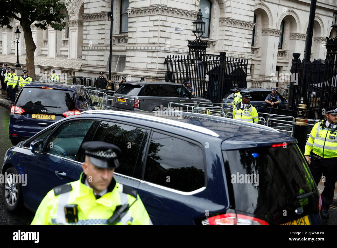 Liz truss motorcade hi-res stock photography and images - Alamy