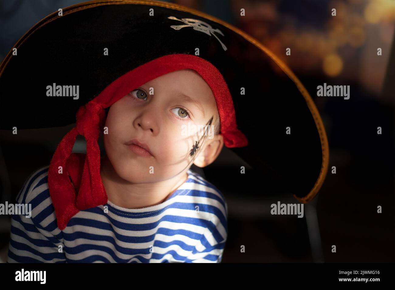 Portrait of a boy dressed as a pirate hi-res stock photography and ...