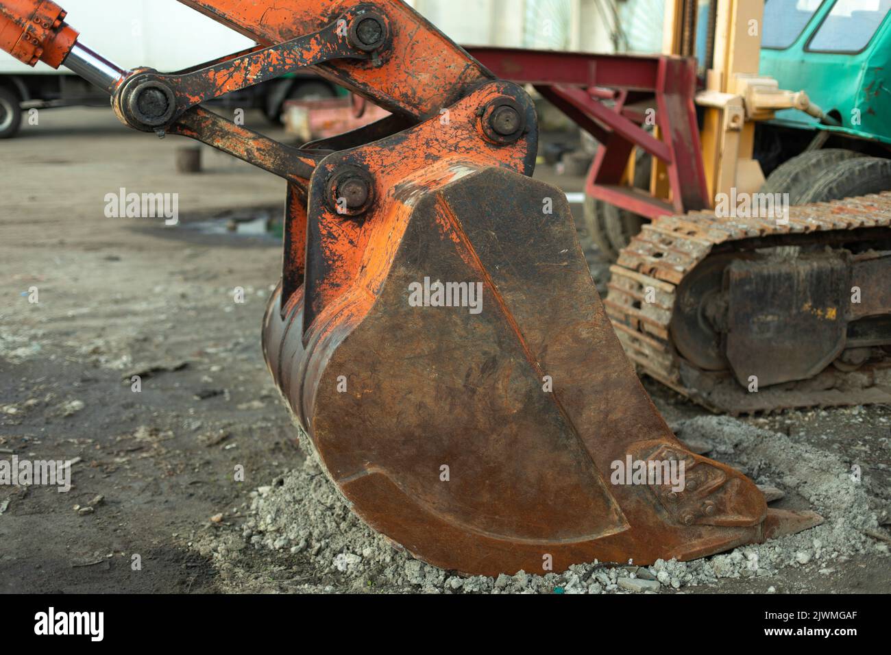 Escalator bucket. Heavy machinery. Rusty bucket Stock Photo - Alamy