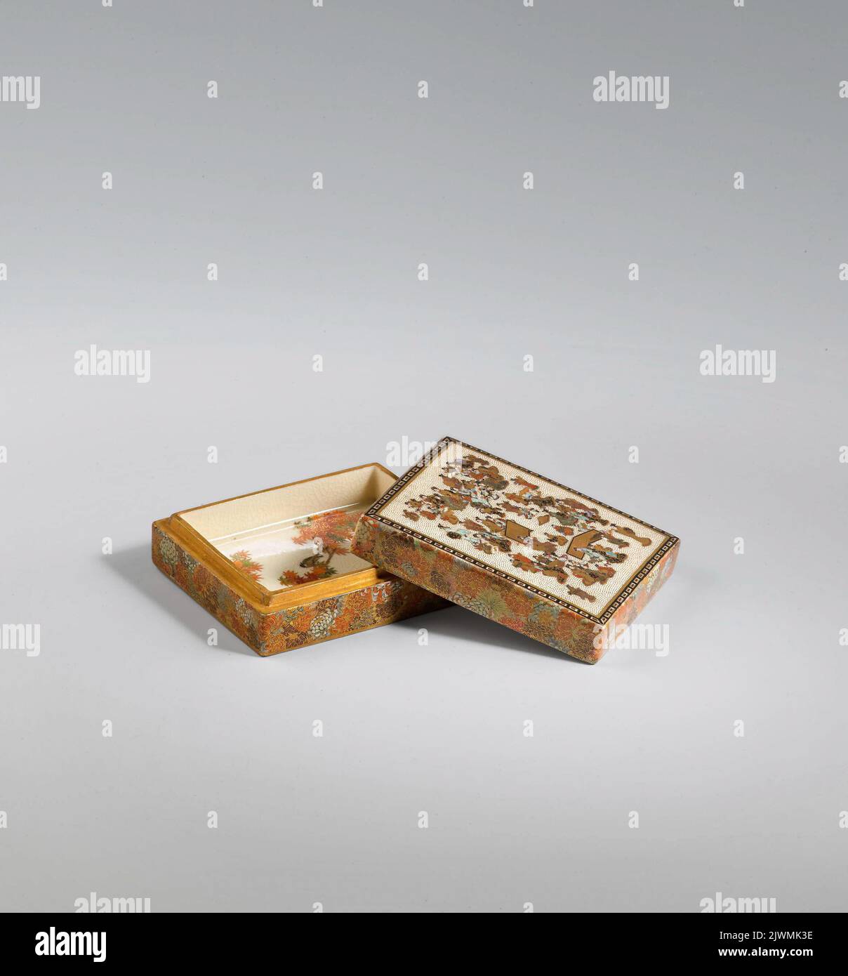 Casket. Yabu, Meizan (1853-1934), author Stock Photo - Alamy