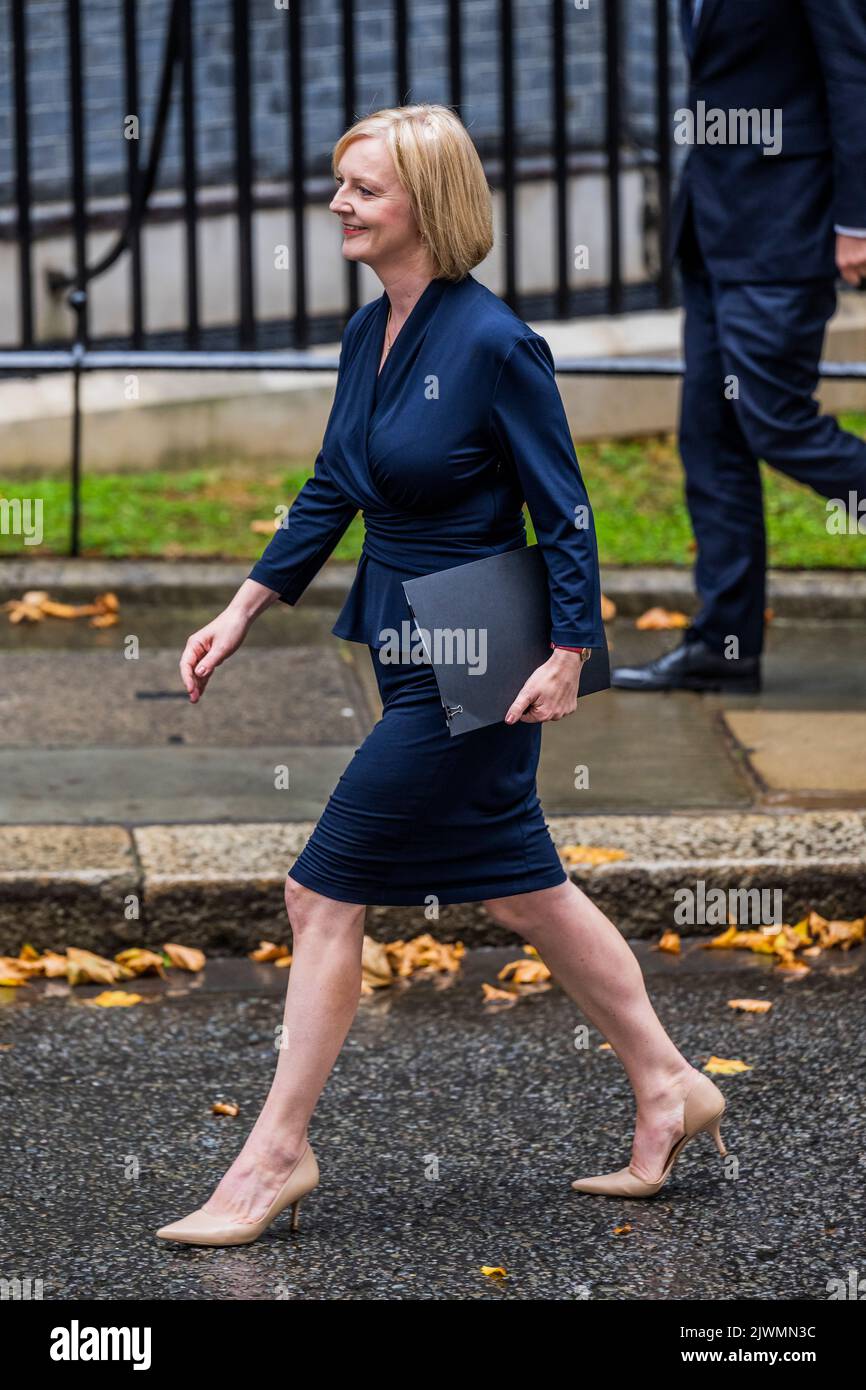 London, UK. 6th Sep, 2022. Liz Truss returns to Downing Street after ...