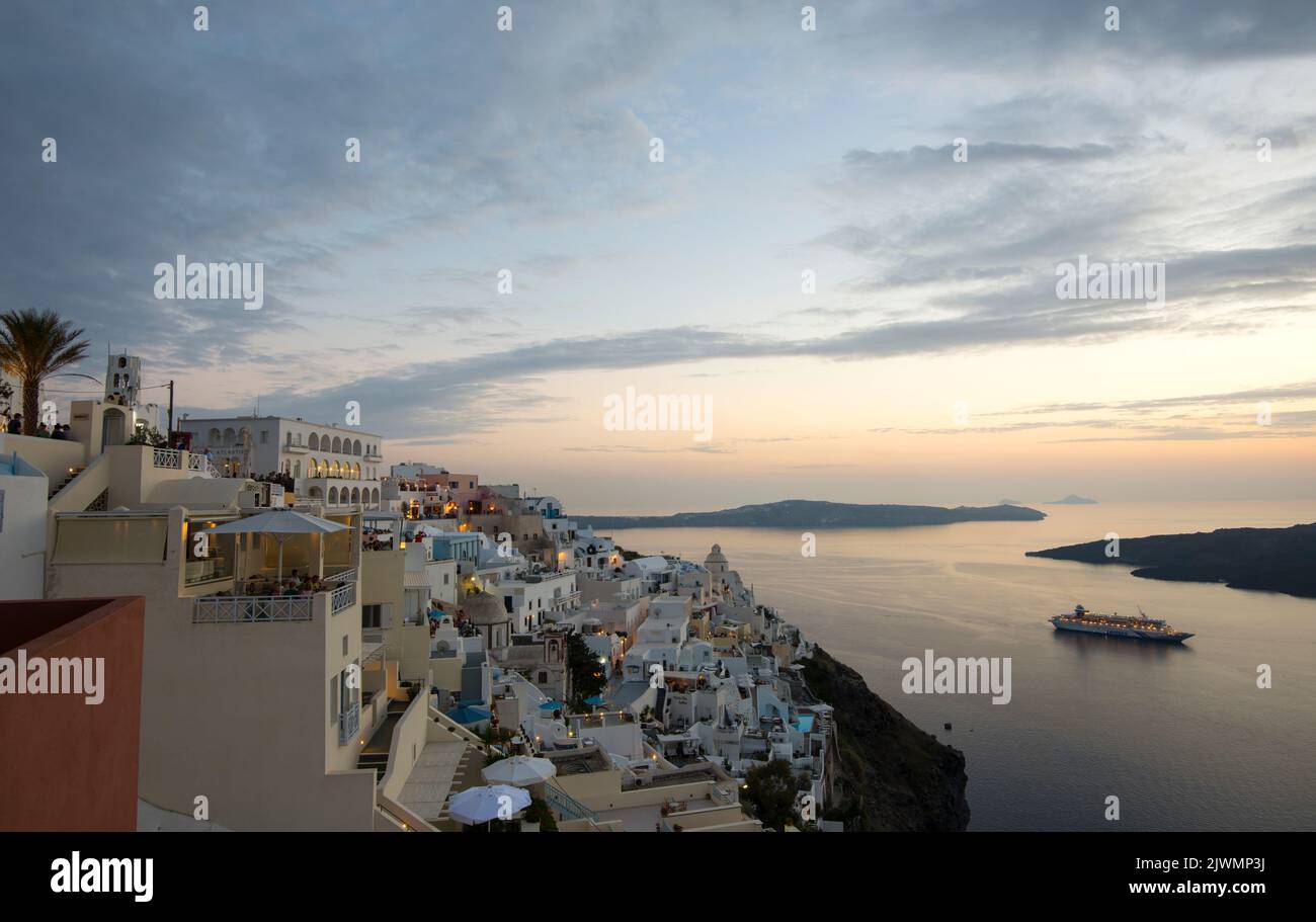 Santorini sunset boat hi-res stock photography and images - Alamy
