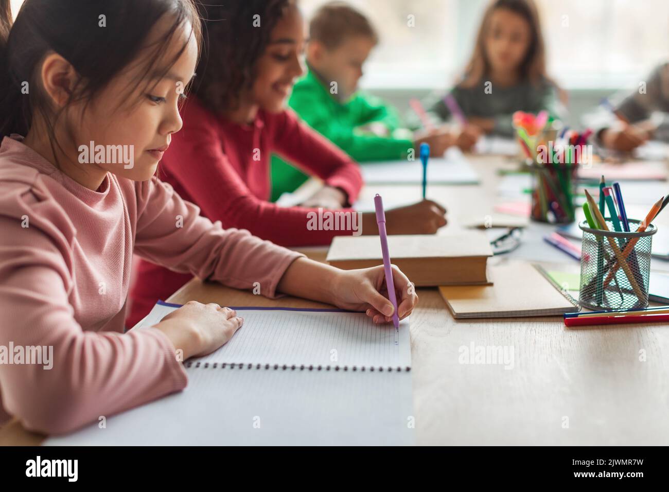 Korean schoolgirl hi-res stock photography and images - Alamy