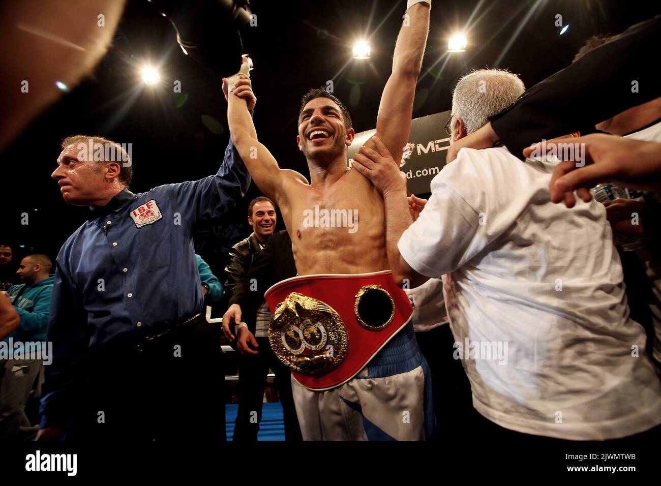 Australian Featherweight boxer Billy Dib celebrates his title win for ...