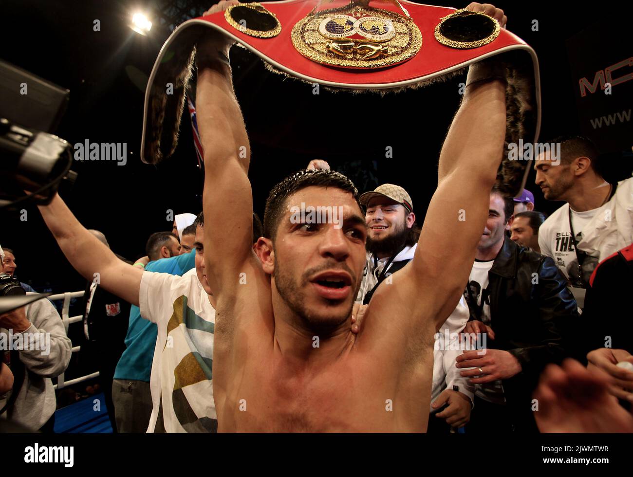 Australian Featherweight boxer Billy Dib celebrates his title win for ...